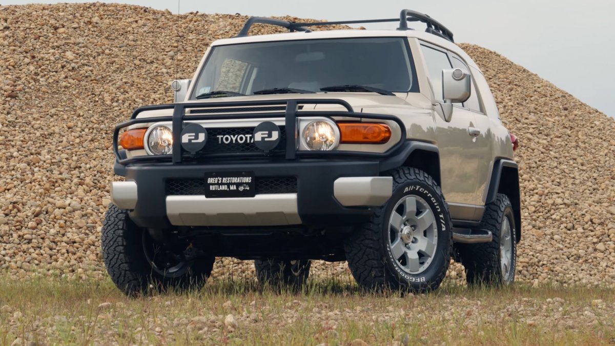 Toyota FJ Cruiser 2008: 1000-Hour Restoration